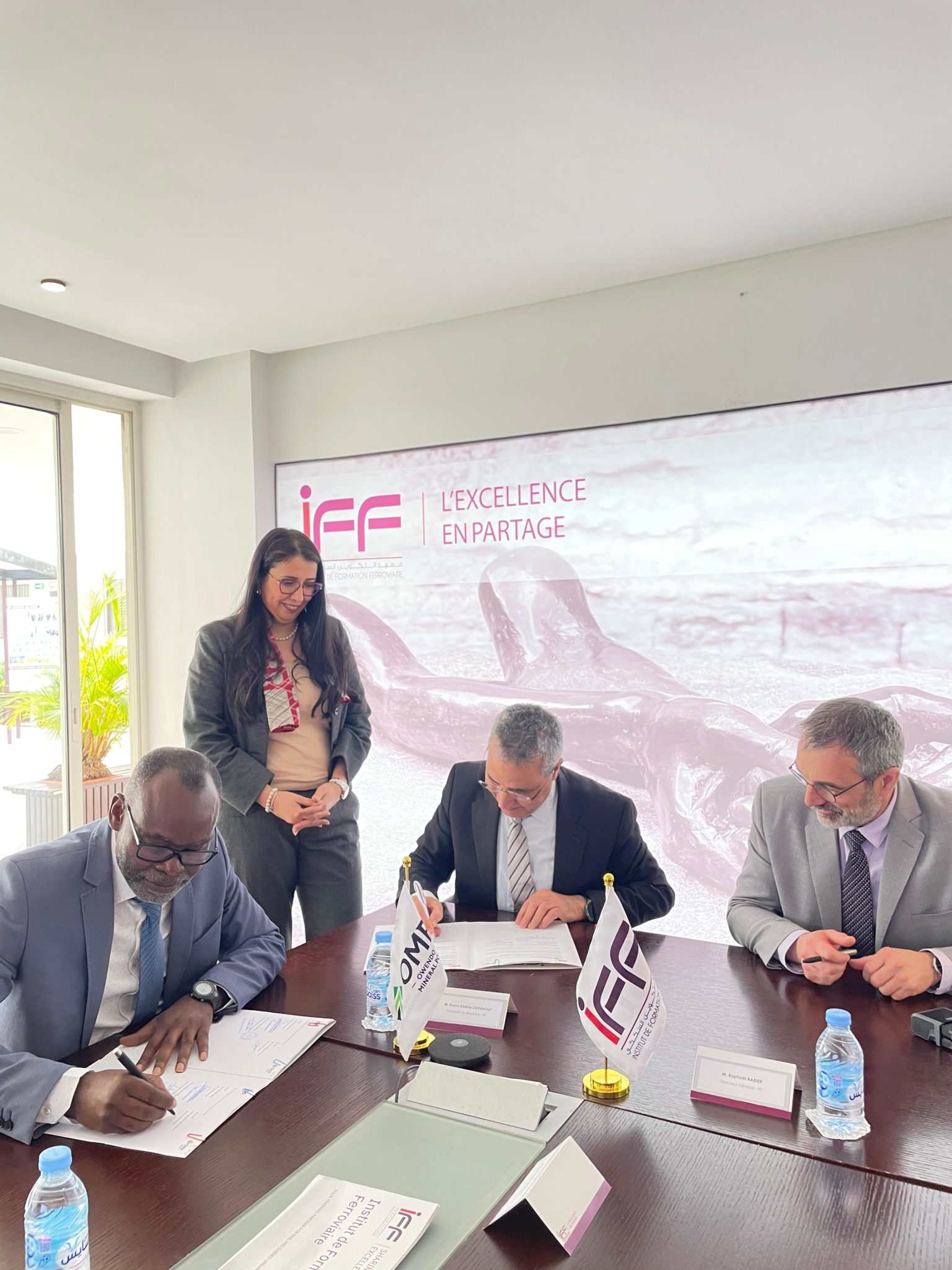 Signing of a partnership agreement and a memorandum of understanding ...